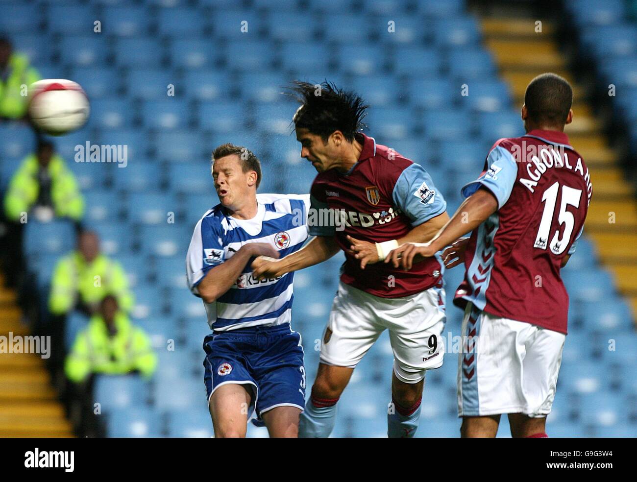 Aston villas juan pablo ange bat les lectures nicky shorey Banque de ...