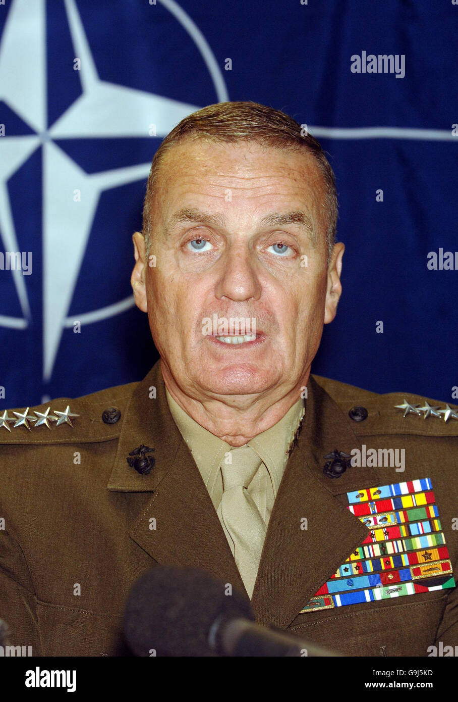 James l jones Banque de photographies et d’images à haute résolution ...