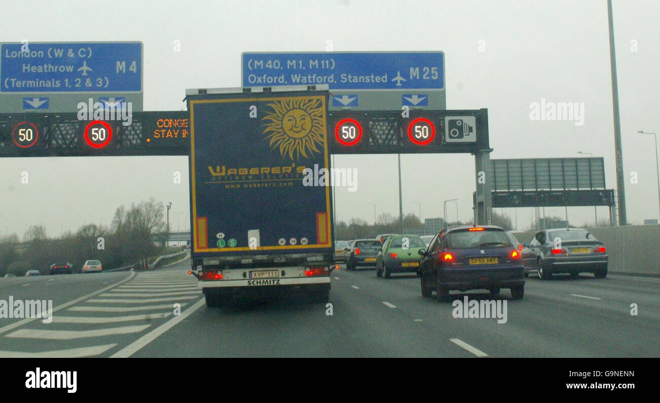 Autoroute m25 et trafic Banque de photographies et d’images à haute ...