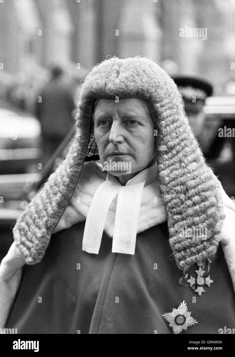 Rapport de majordome Banque d'images noir et blanc - Alamy