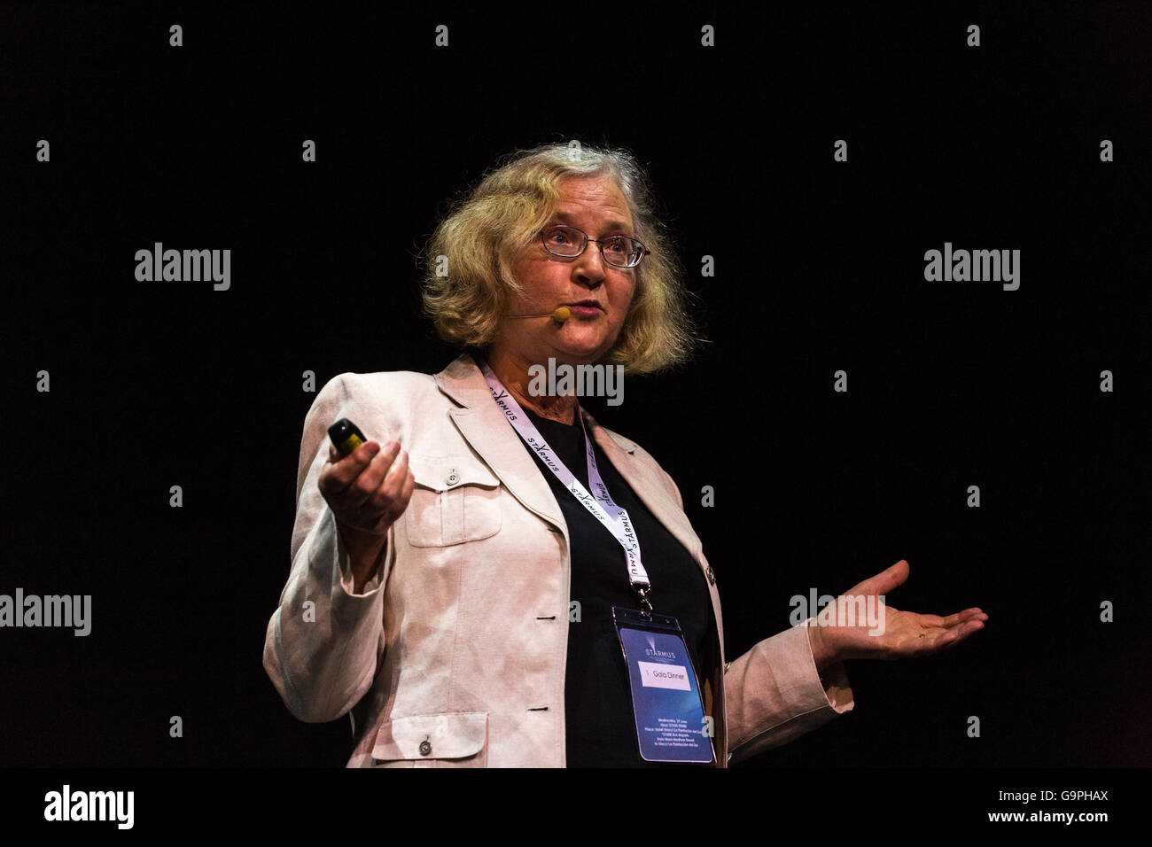 Elizabeth helen blackburn Banque de photographies et d’images à haute ...