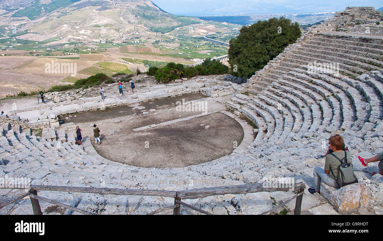 Segesta amphitheatre sicily italy Banque de photographies et d’images à ...