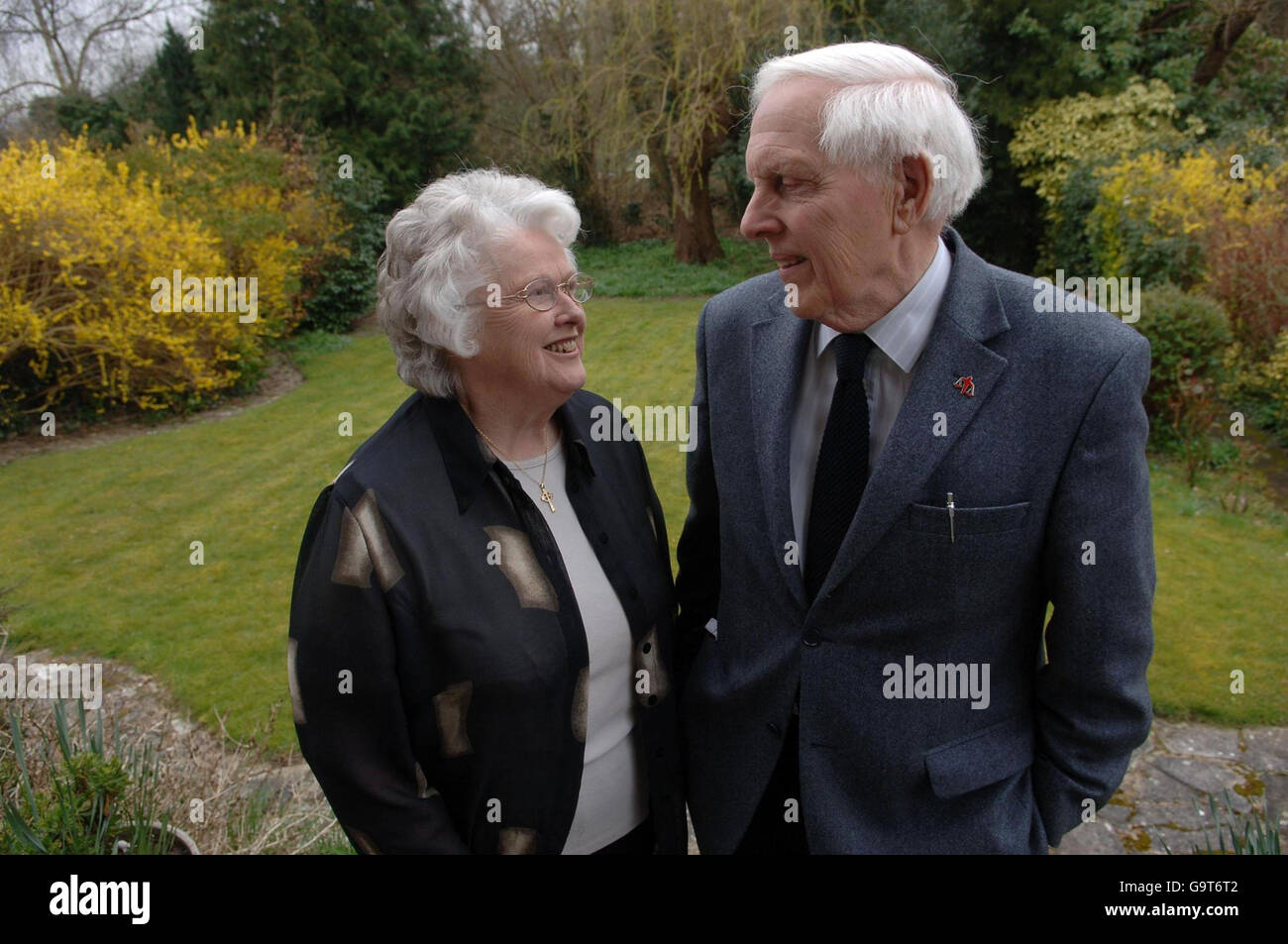 L'ancien Irak a pris en otage Norman Kember chez lui avec sa femme Pat ...