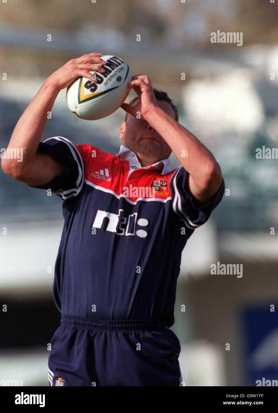 Les lions britanniques jeremy davidson attrapent le ballon lors de la ...