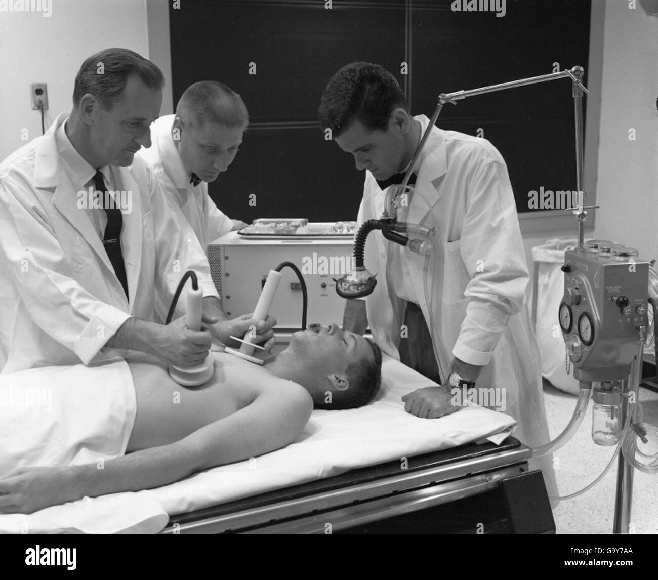 Cette image de la collection Atlas Negative capture un premier lancement d'essai de missile ...