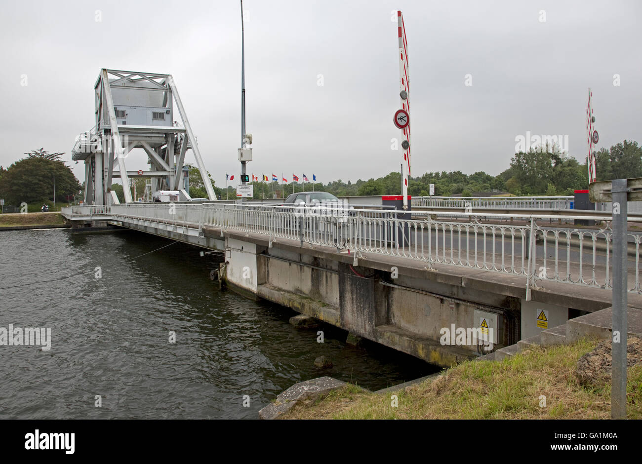 Pegasus Bridge est un pont basculant roulant mobiliers sur canal de ...