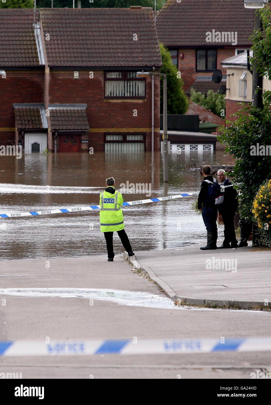 Le village de Catcliffe près de Sheffield, qui est sous l'eau après ...