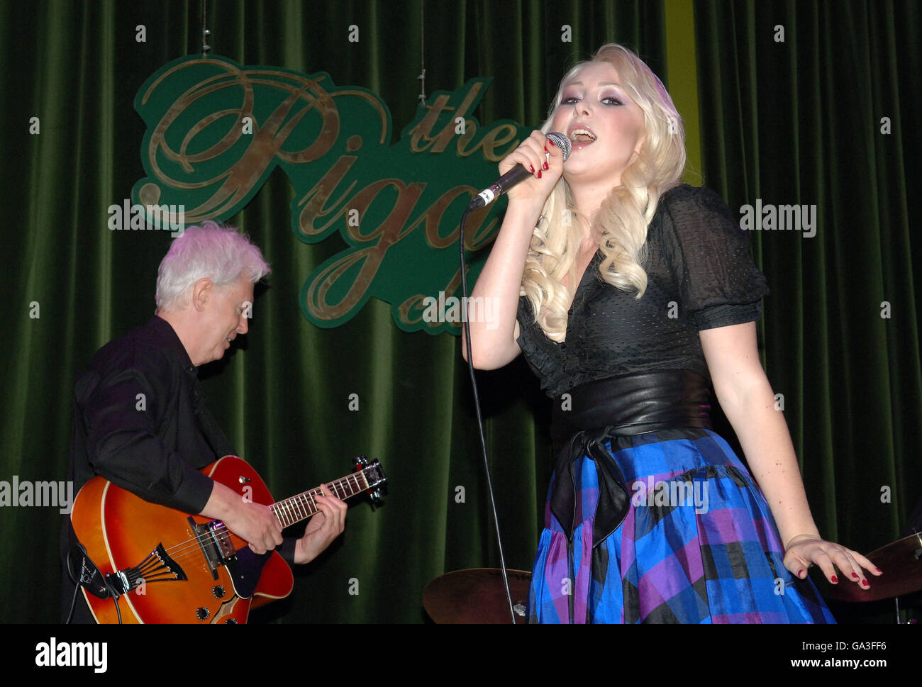 Victoria hart intime concert pigalle club dans le centre de londres ...