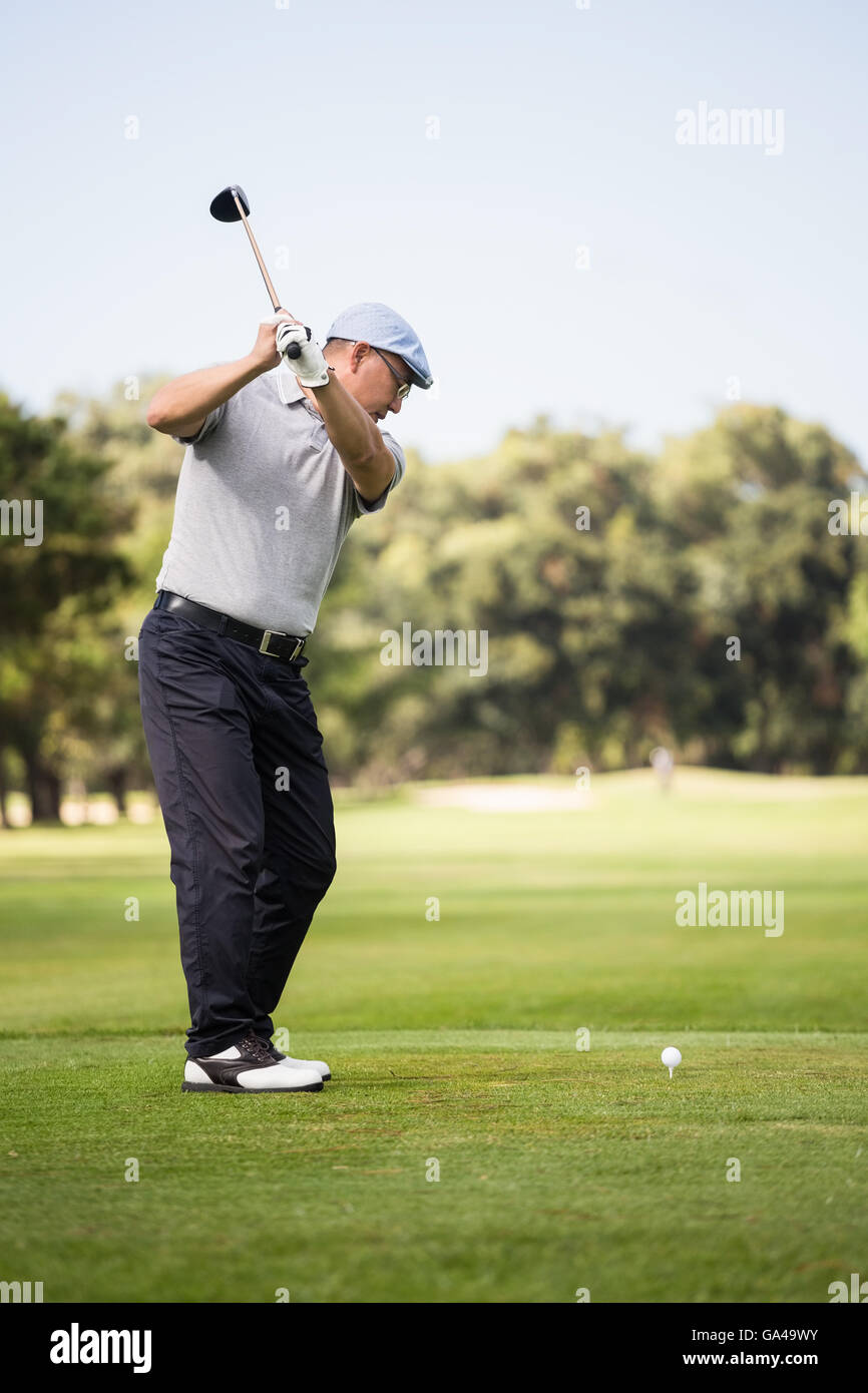 Golfer profile Banque de photographies et d’images à haute résolution ...