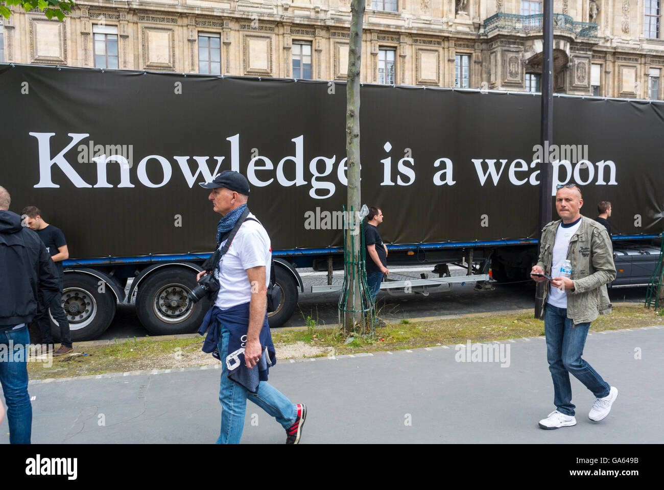 Paris, France, gay Pride française, activisme LGBT, camion Act Up-Paris ...