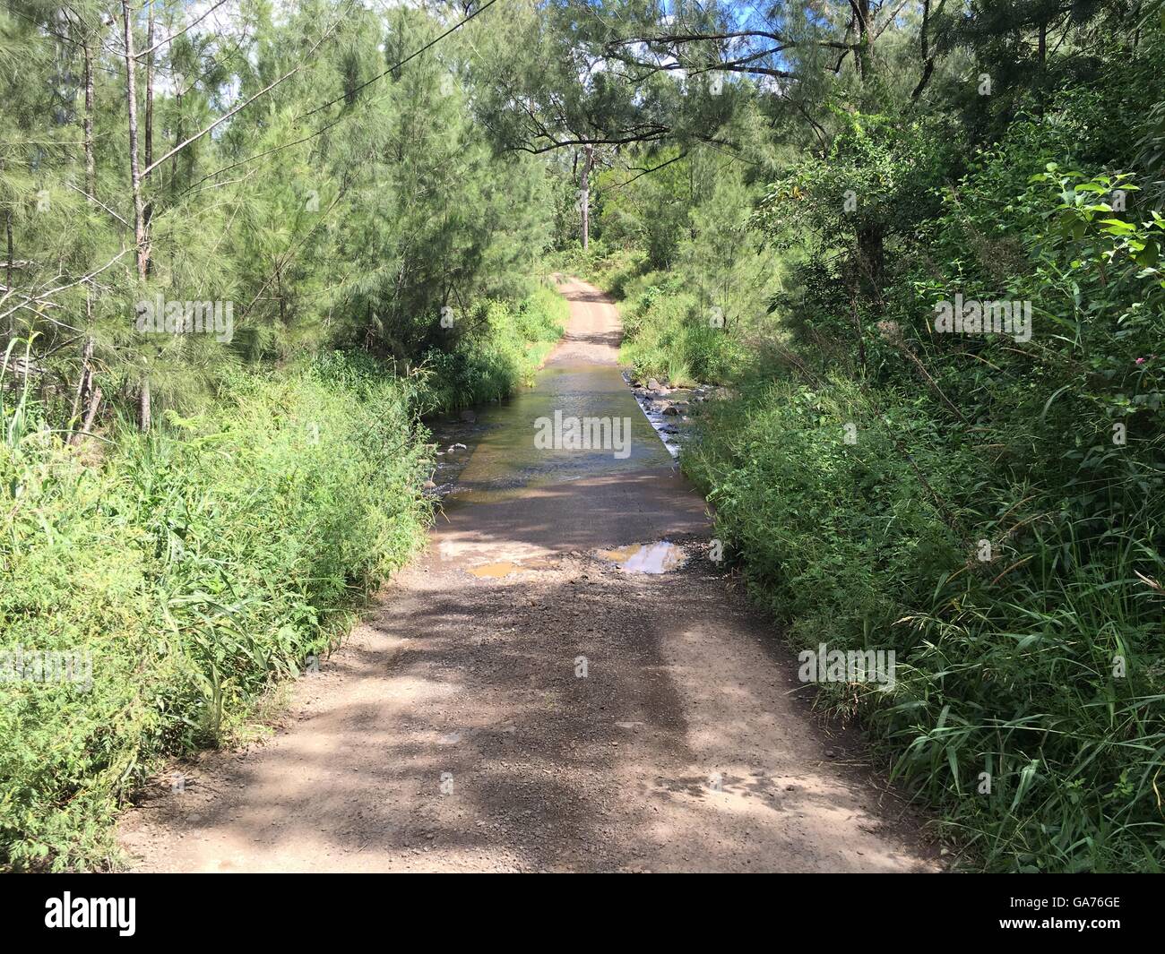 Route et eau Banque de photographies et d’images à haute résolution - Alamy