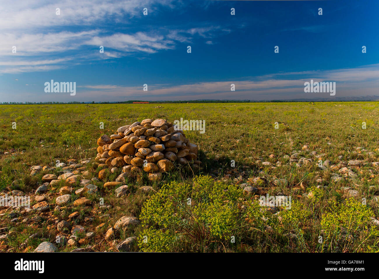 Plaine de la crau Banque de photographies et d’images à haute ...