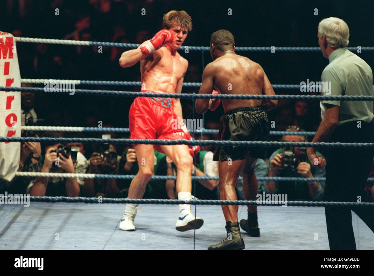 Champion de boxe poids moyen Banque de photographies et d’images à ...