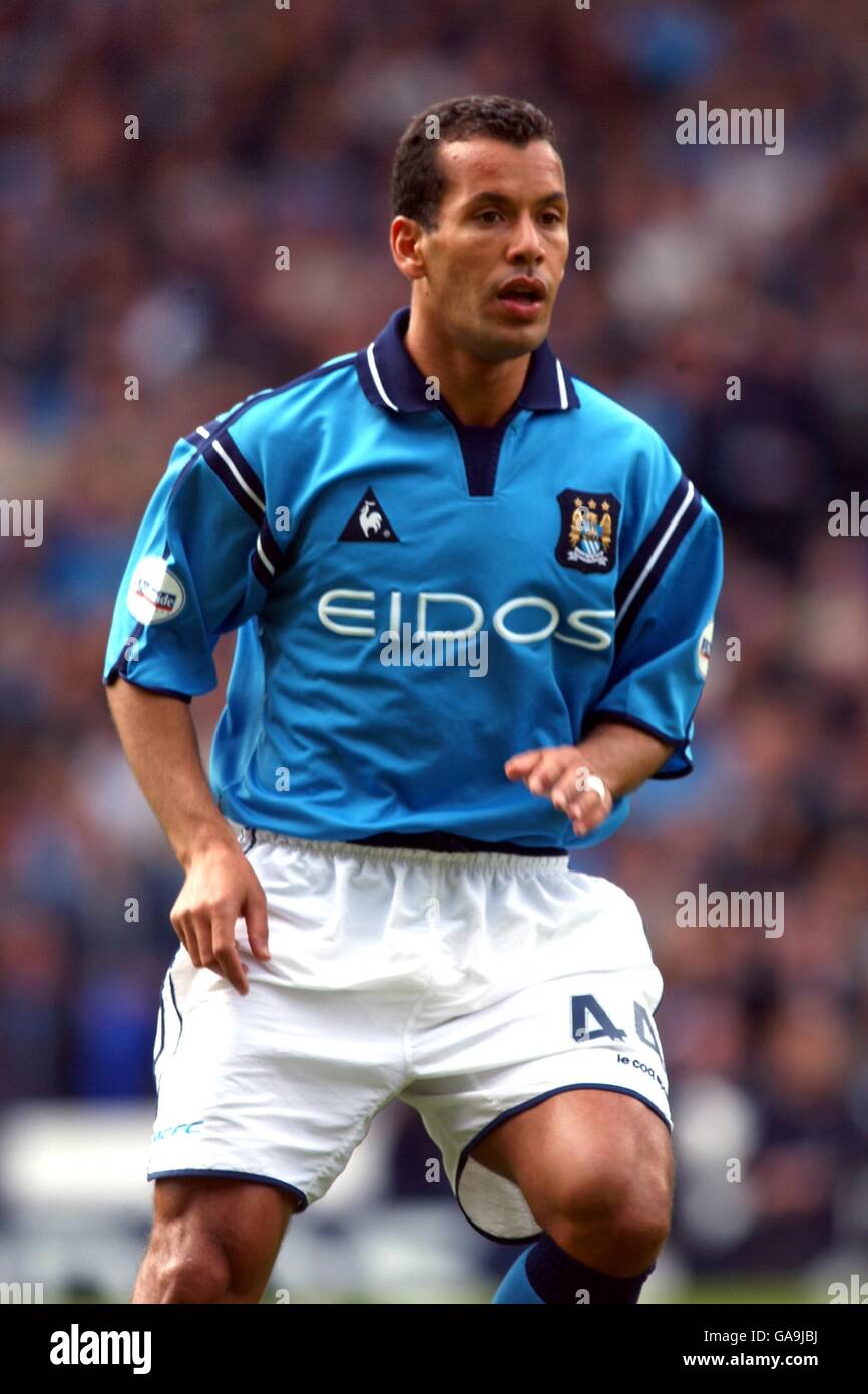 Manchester citys ali benarbia Banque de photographies et d’images à ...