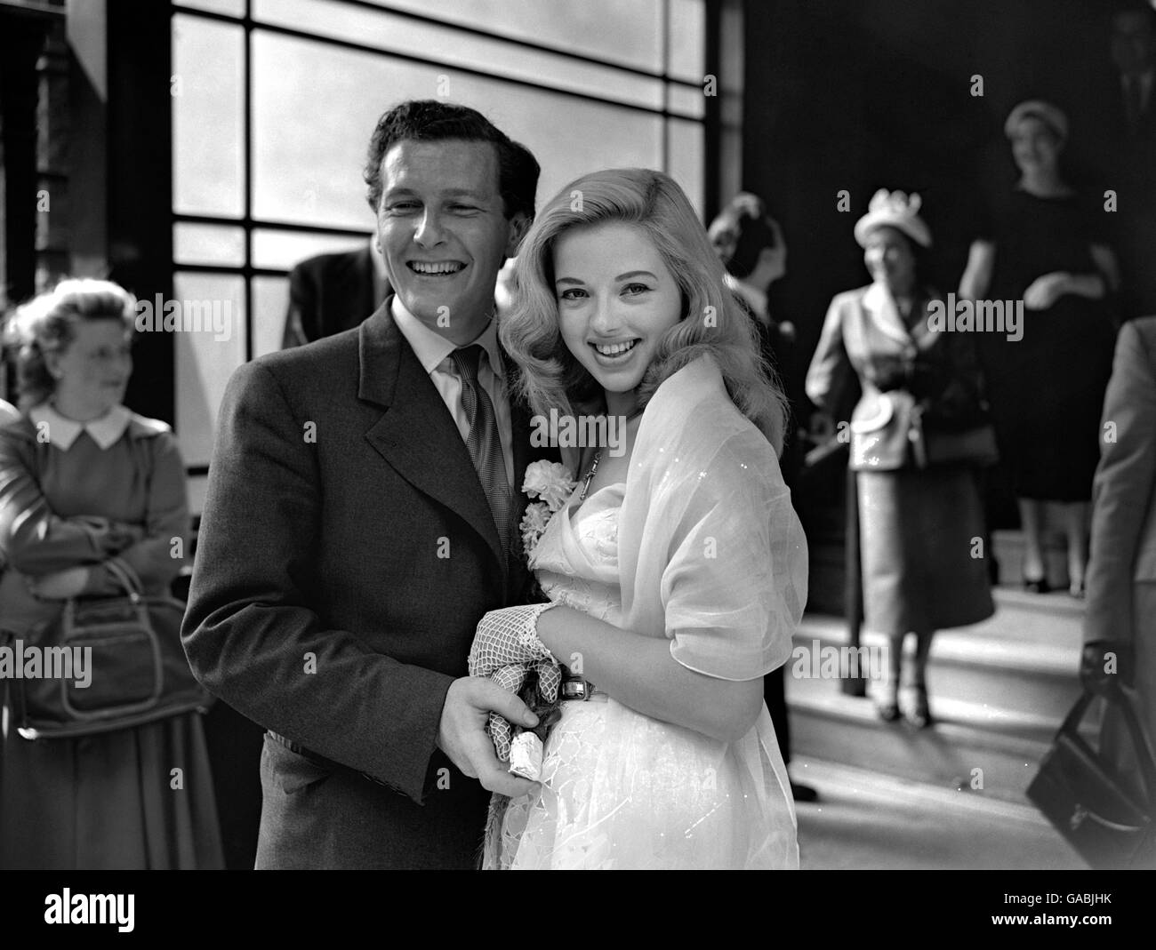 L'actrice de cinéma de 19 ans Diana DORS et son nouveau mari Dennis ...