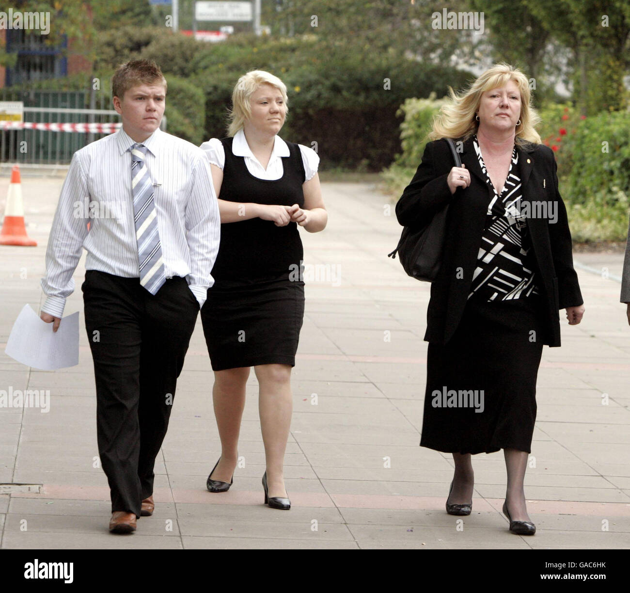 Deborah Martin (à droite), épouse du chauffeur de train Stanley Martin ...