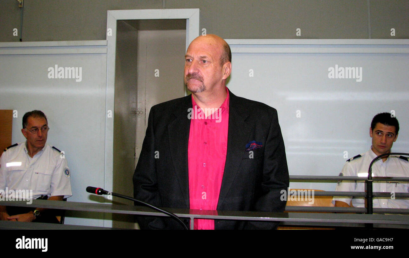 Robert Lund dans le quai à Albi, sud-ouest de la France. Lund, 55 ans ...