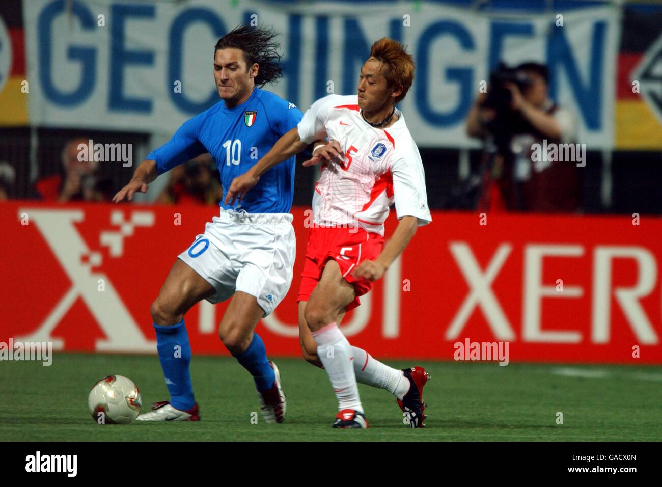 Francesco totti fifa world cup 2002 Banque de photographies et d’images ...