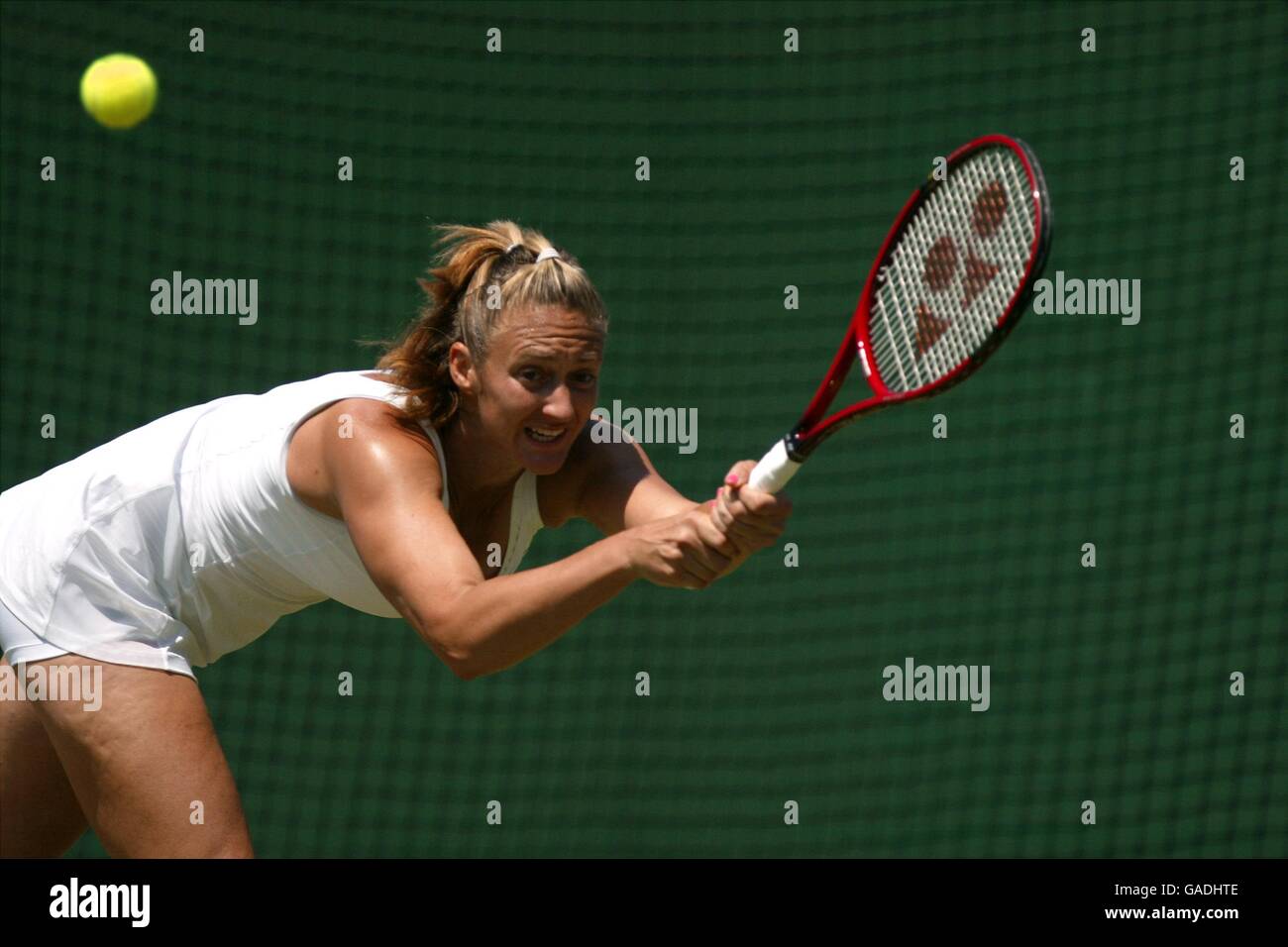 Sandrine testud en action contre mary pierce Banque de photographies et ...
