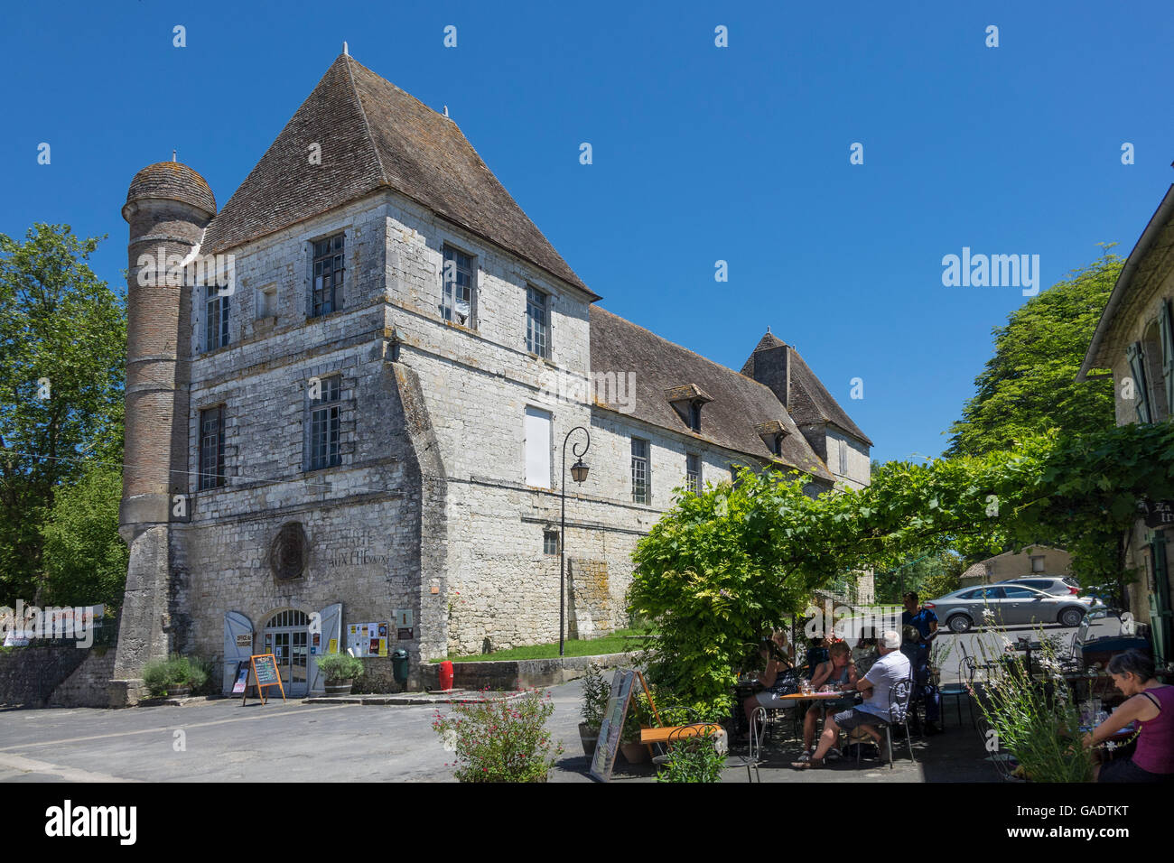 Issigeac Village Banque d'image et photos - Alamy