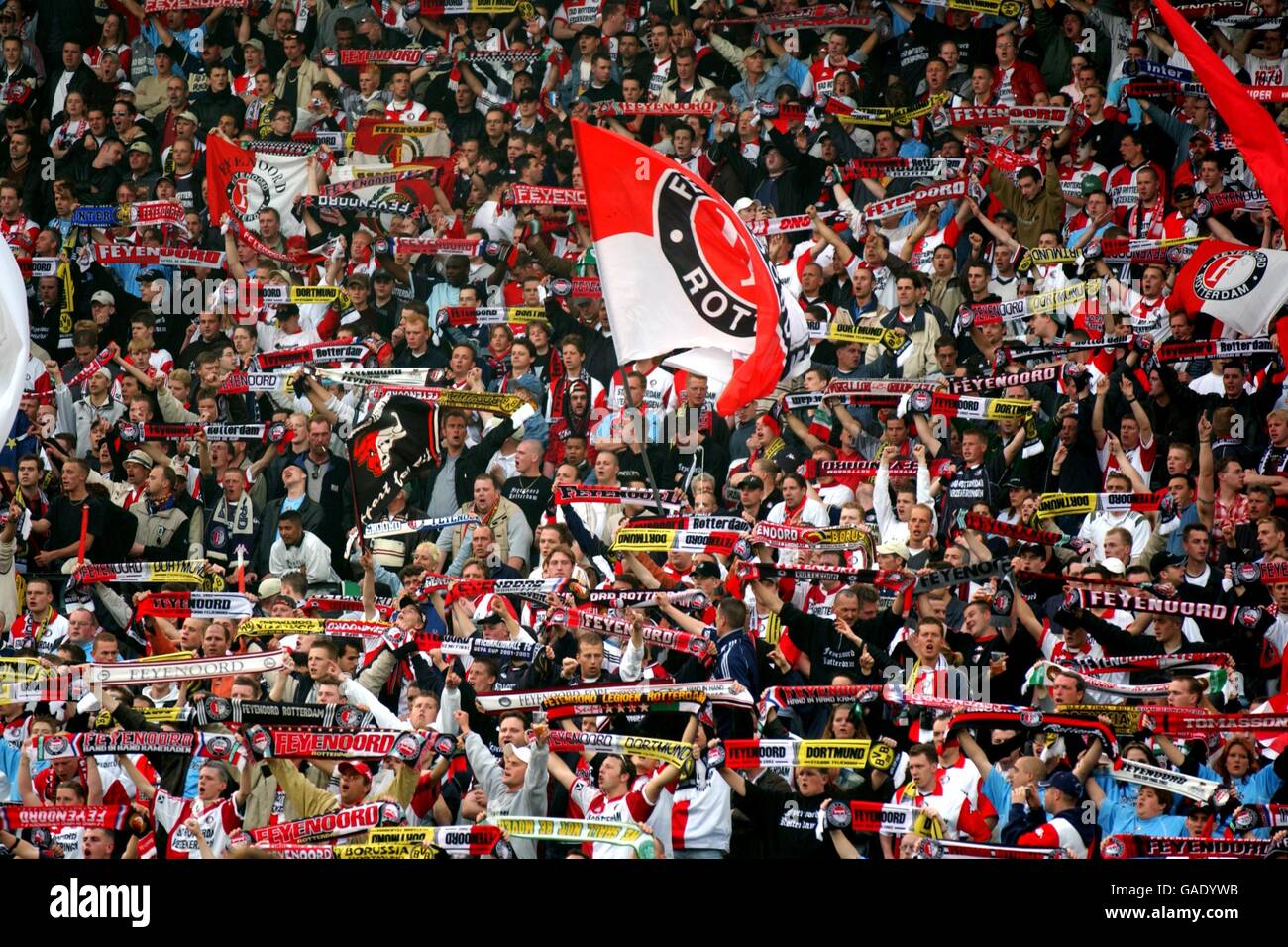 Finale de la coupe uefa de football feyenoord v borussia dortmund ...