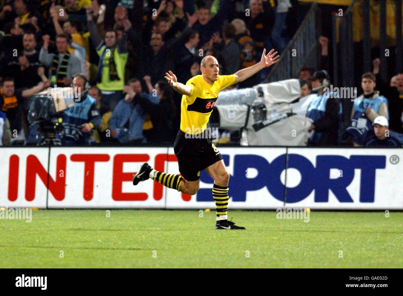 Finale de la coupe uefa de football feyenoord v borussia dortmund ...