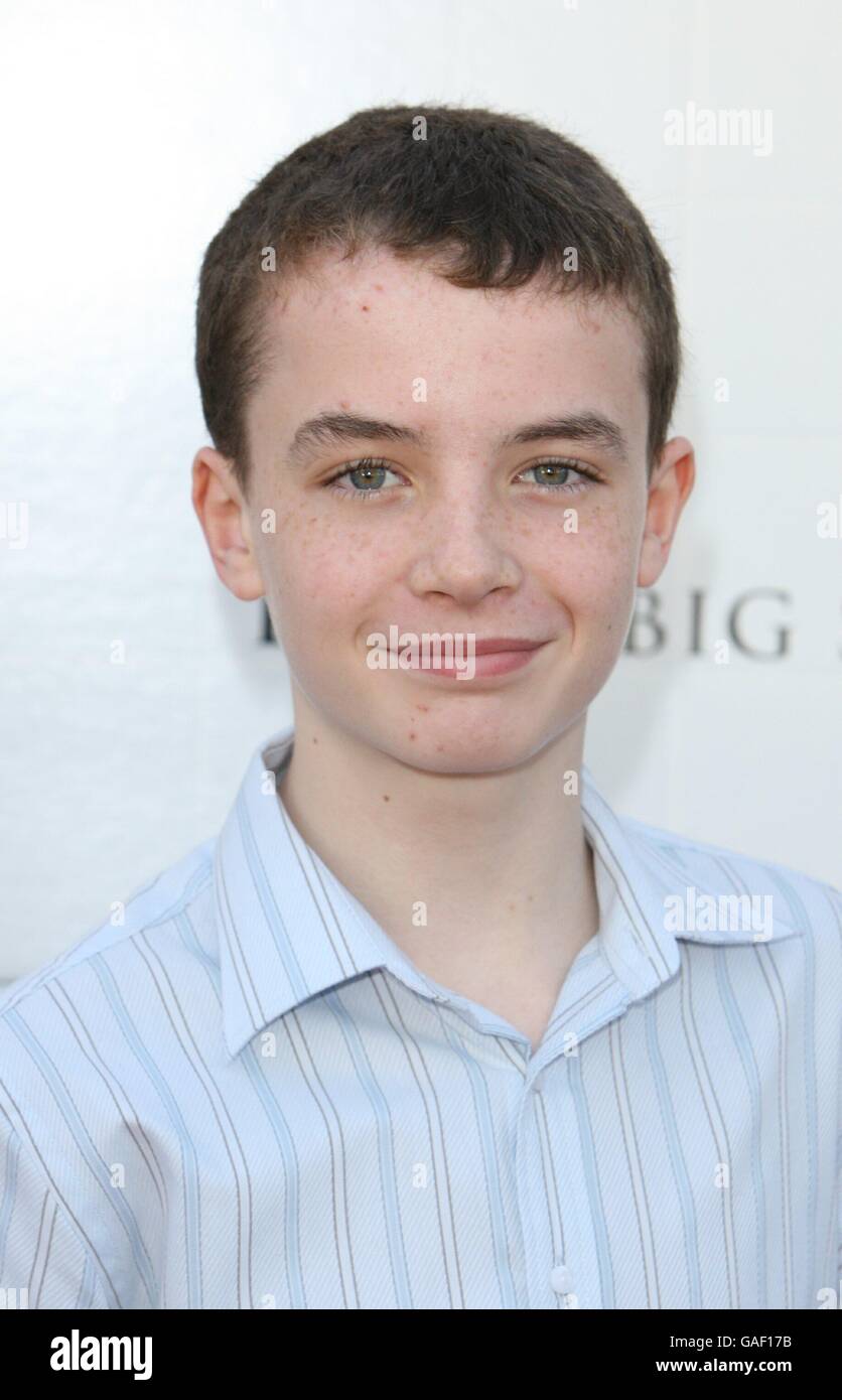 Alex Etel arrive à la première du Water Horse Legend of the Deep, au ...