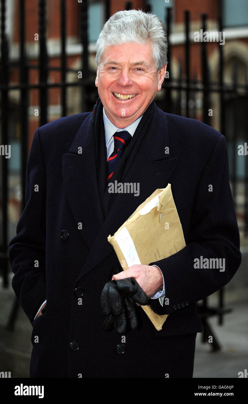 Michael Cole, attaché de presse de Mohamed Al Fayed, arrive à la haute ...