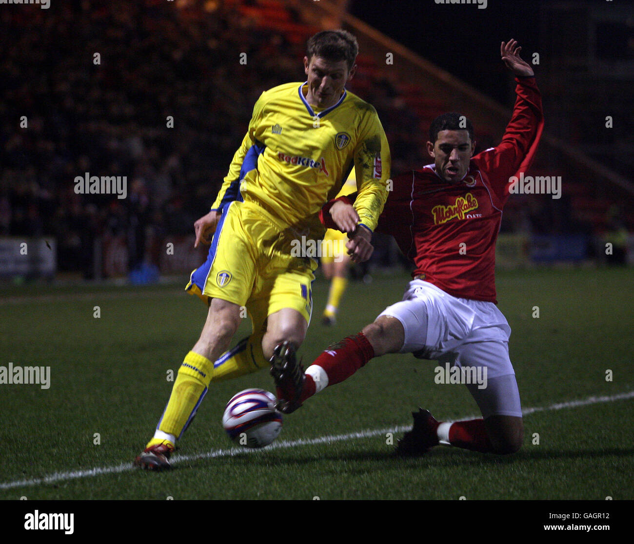 Crewe alexandra v leeds united Banque de photographies et d’images à ...