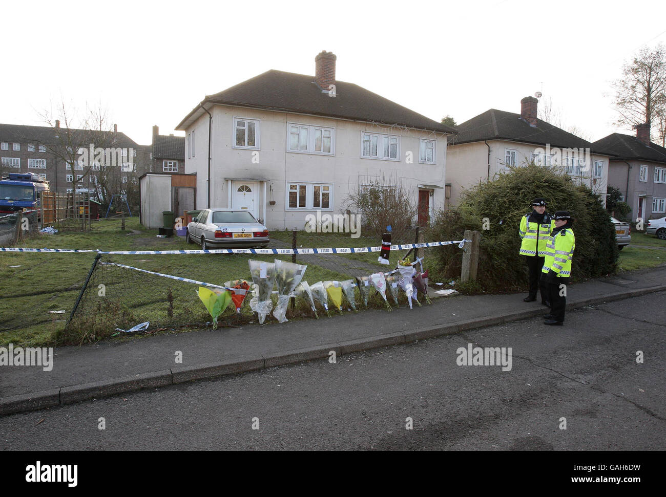 Vista general de la escena en los jardines de rutter en mitcham Banque ...