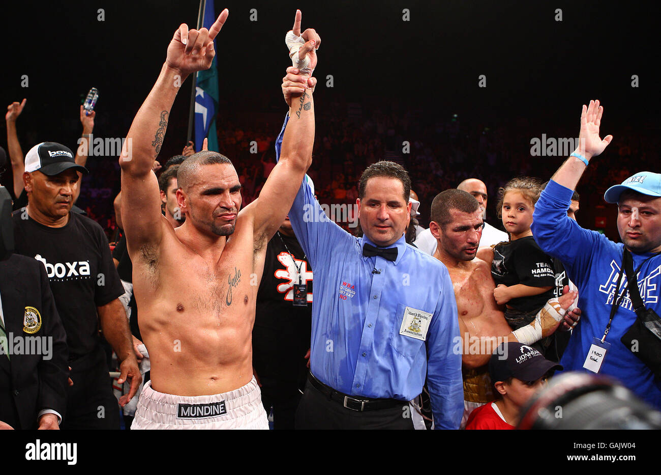 Boxe anthony mundine nader hamdan wba titre des super moyens Banque de photographies et d’images ...