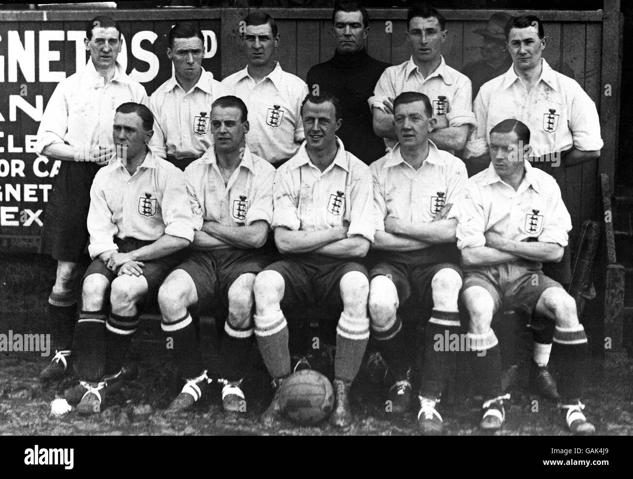 Groupe de l'équipe d'Angleterre : (rangée arrière, l-r) Bob Kelly ...