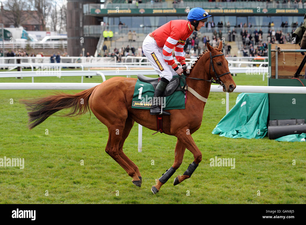 Va poster avant john smiths obstacle de handicap extra lisse Banque de ...
