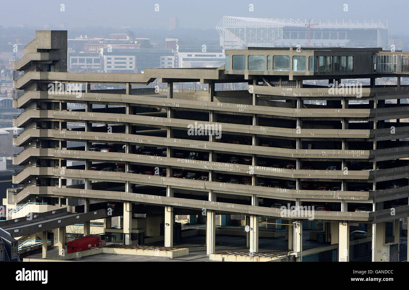 Le parking de plusieurs étages de Trinity Square à Gateshead, rendu ...