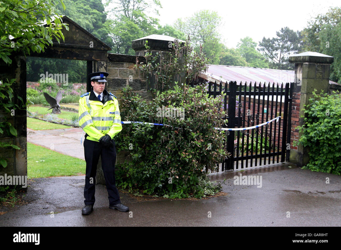 Police nid Banque de photographies et d’images à haute résolution - Alamy