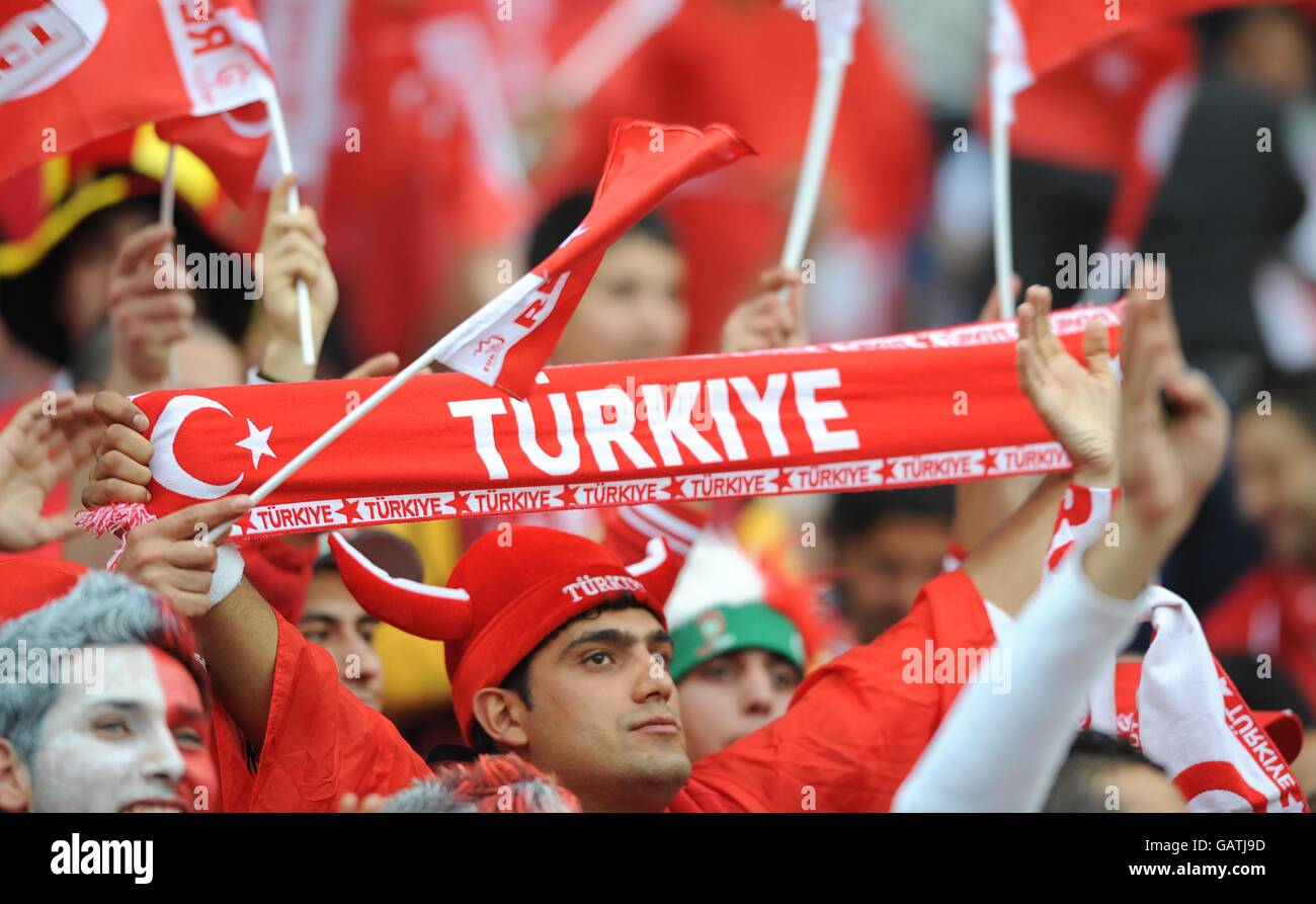 Turkish football fans turkey Banque de photographies et d’images à ...