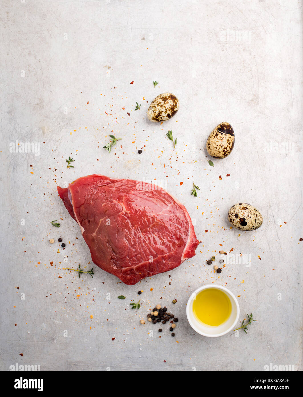 Viande de caille fraîche Banque de photographies et d’images à haute ...