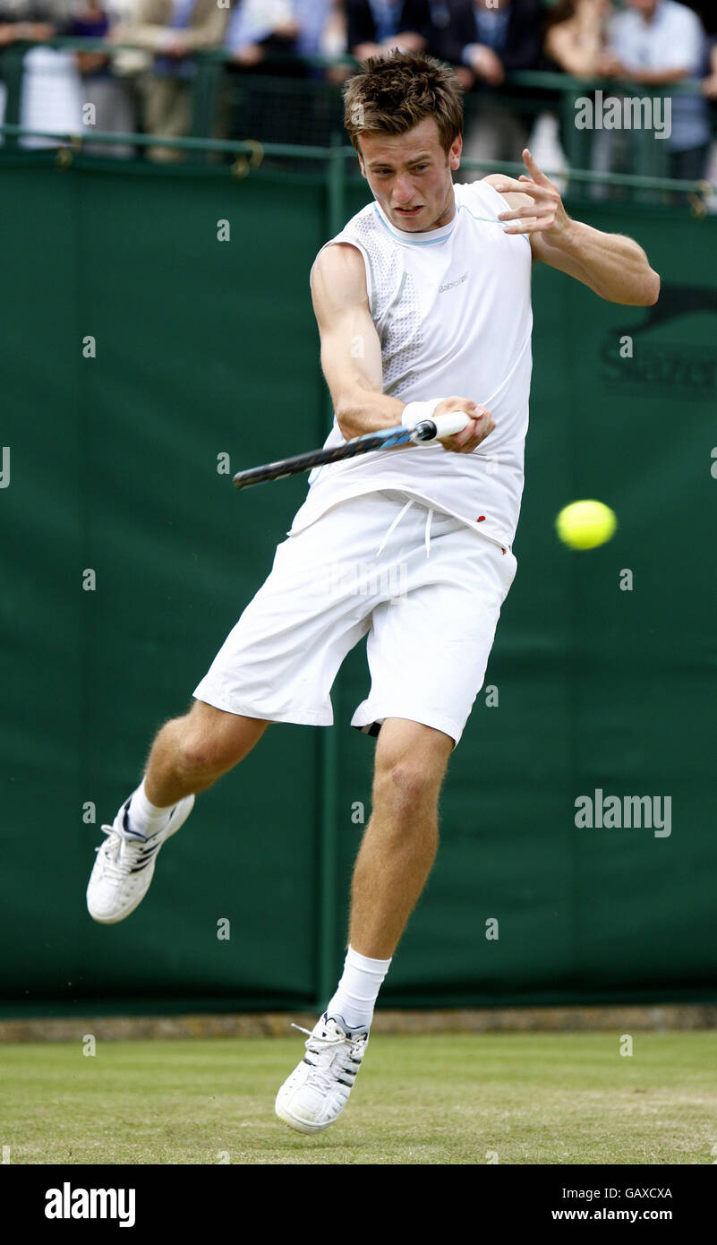 Alex Slabinsky, de la Grande-Bretagne, en action lors de son double ...