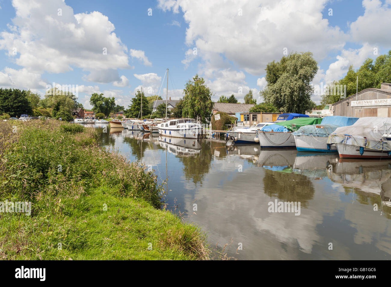 Loddon river Banque de photographies et d’images à haute résolution - Alamy