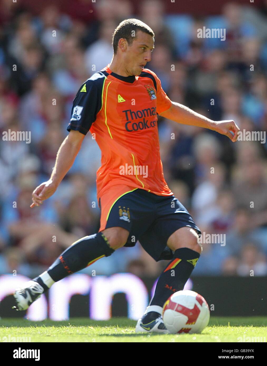 Manchester citys blumer elano marque depuis le point de penalty Banque ...