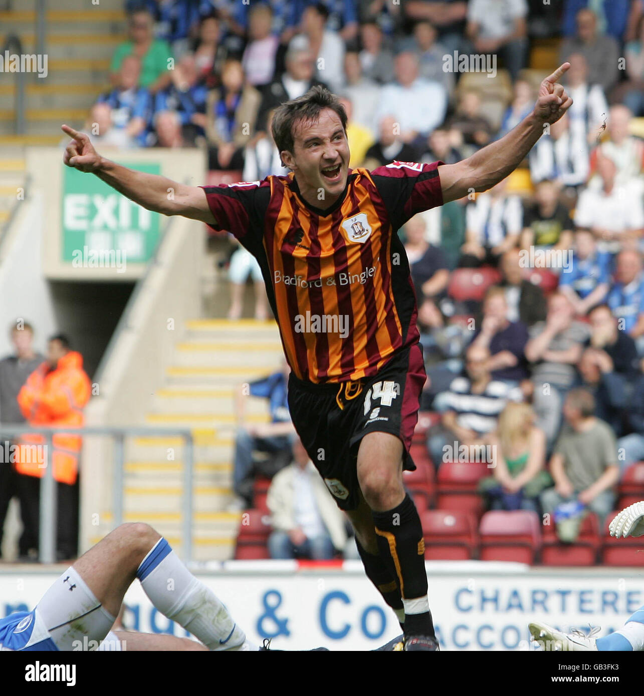 Michael Boulding de Bradford City célèbre son premier but pour le club ...