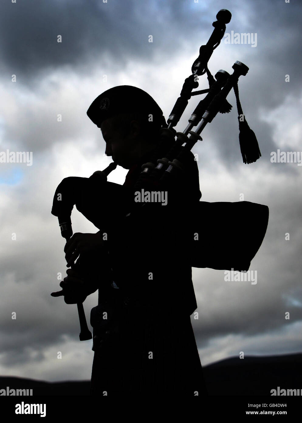 Calum Winter, 14 ans, joue les cornemuses lors du rassemblement annuel ...