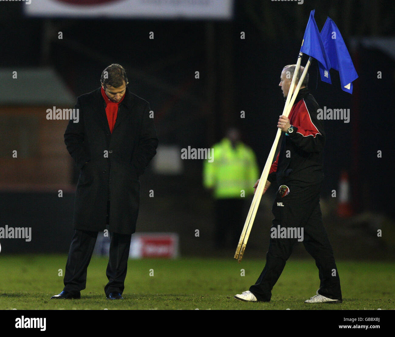 Mark Cooper, directeur de la ville de Kettering, montre son éjection ...