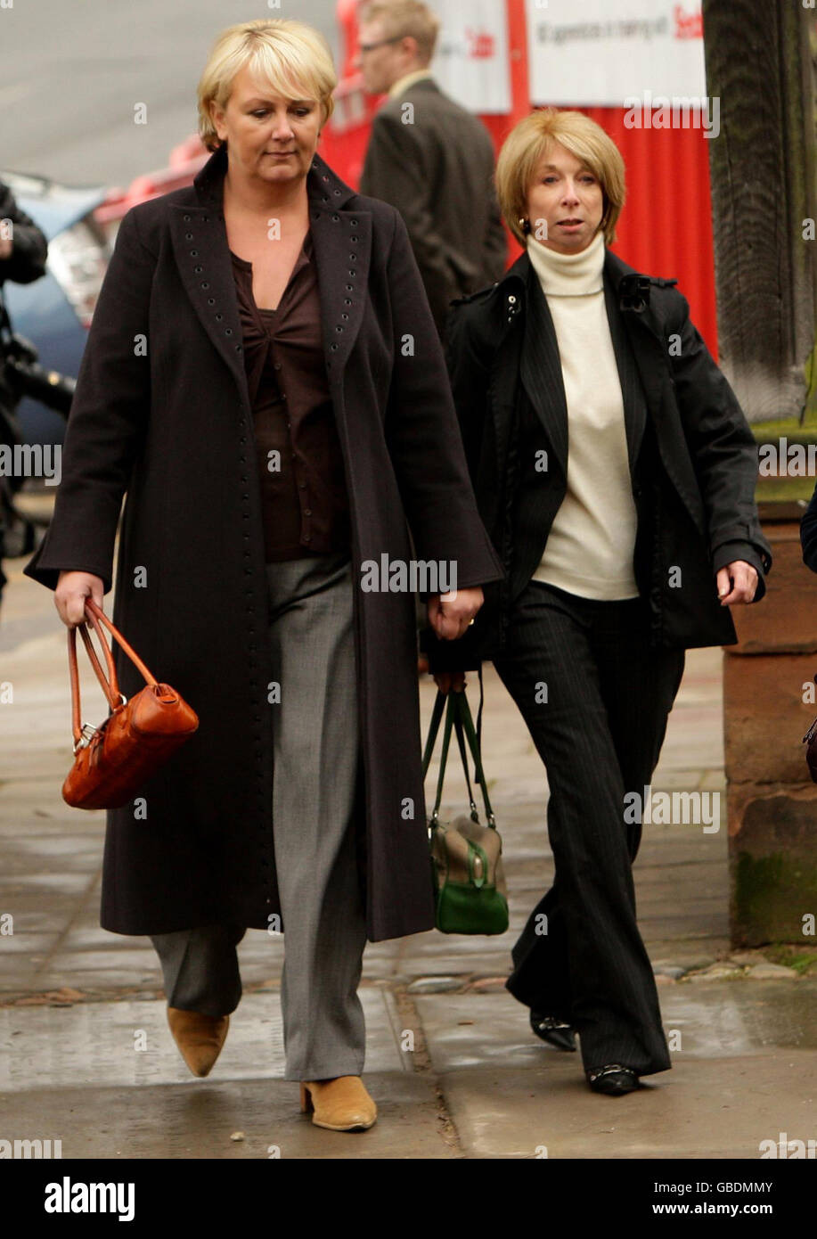 Les acteurs de la rue couronnement Sue Cleaver (à gauche) et Helen ...