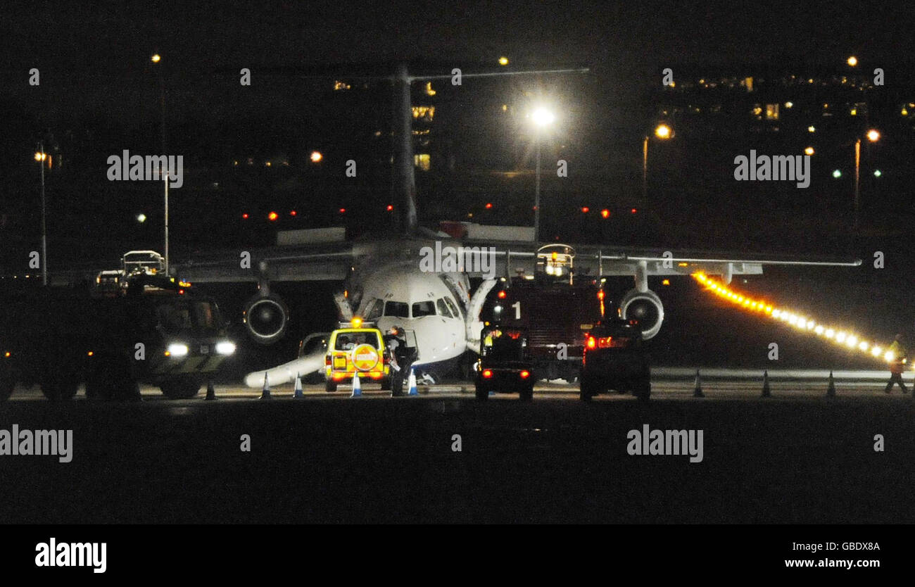 The british airways avro rj100 aircraft Banque de photographies et d ...