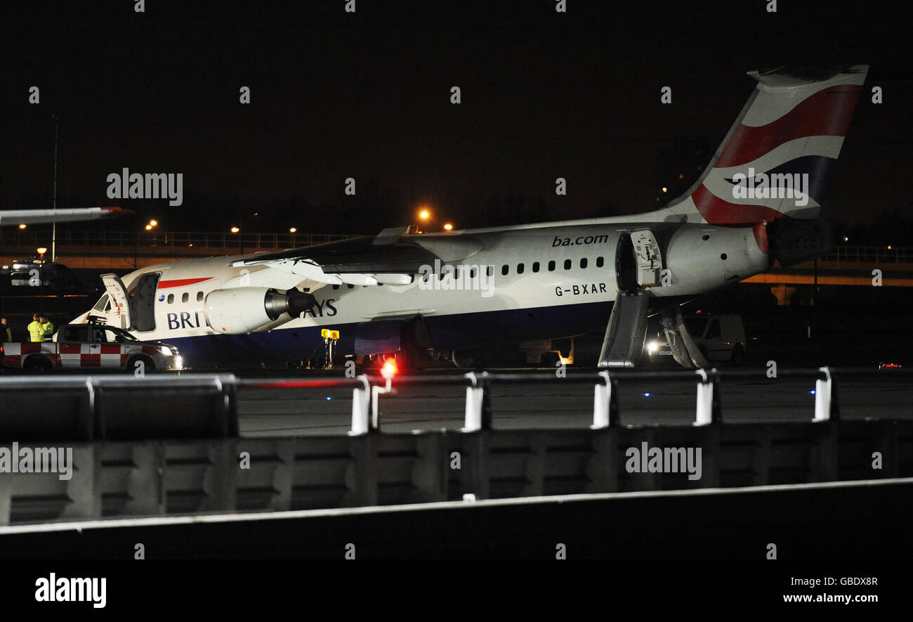 The british airways avro rj100 aircraft Banque de photographies et d ...