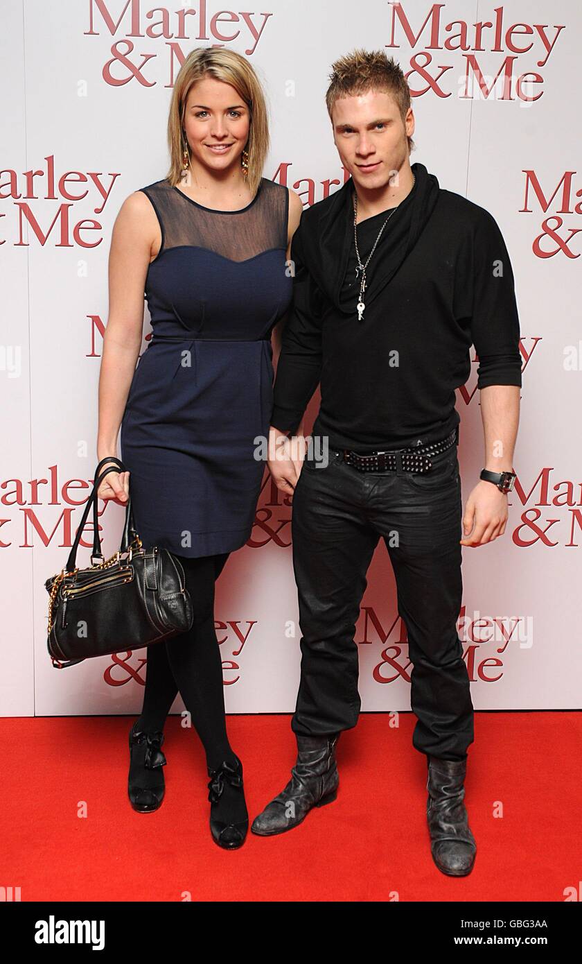 Gemma atkinson arrivant premiere marley me vue leicester square Banque ...