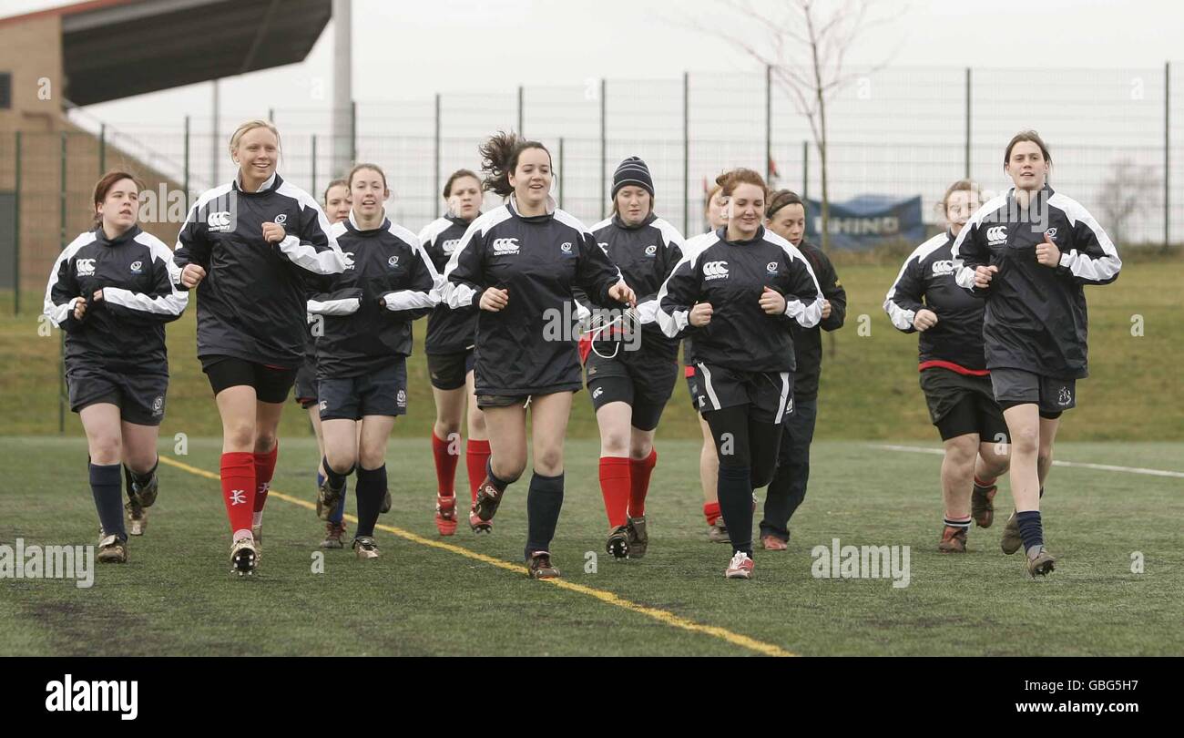 Women's rugby training session Banque de photographies et d’images à ...