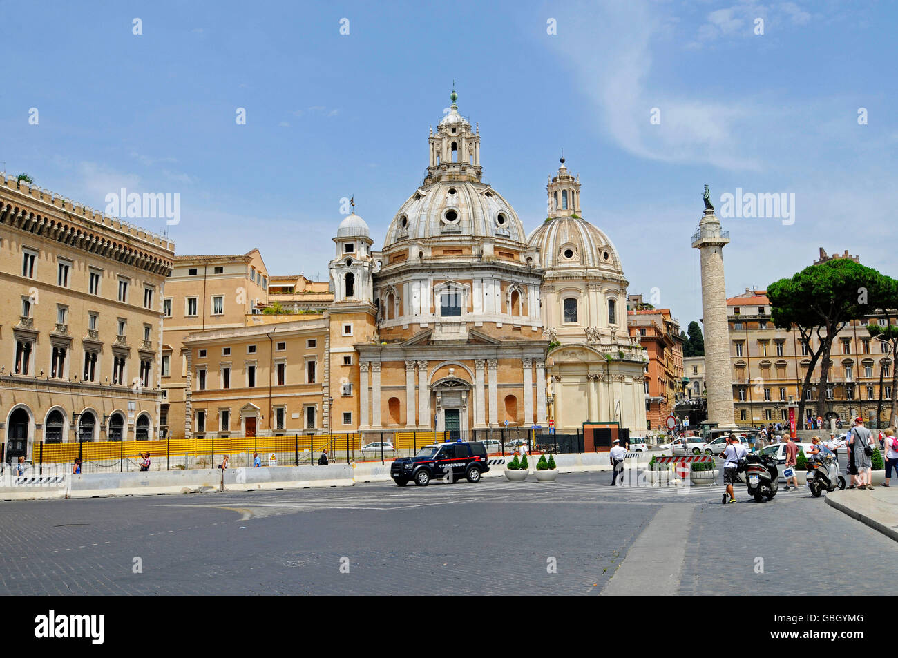 Voiture de police, carabiniers, Foro di Traiano, Forum de Trajan, de ...