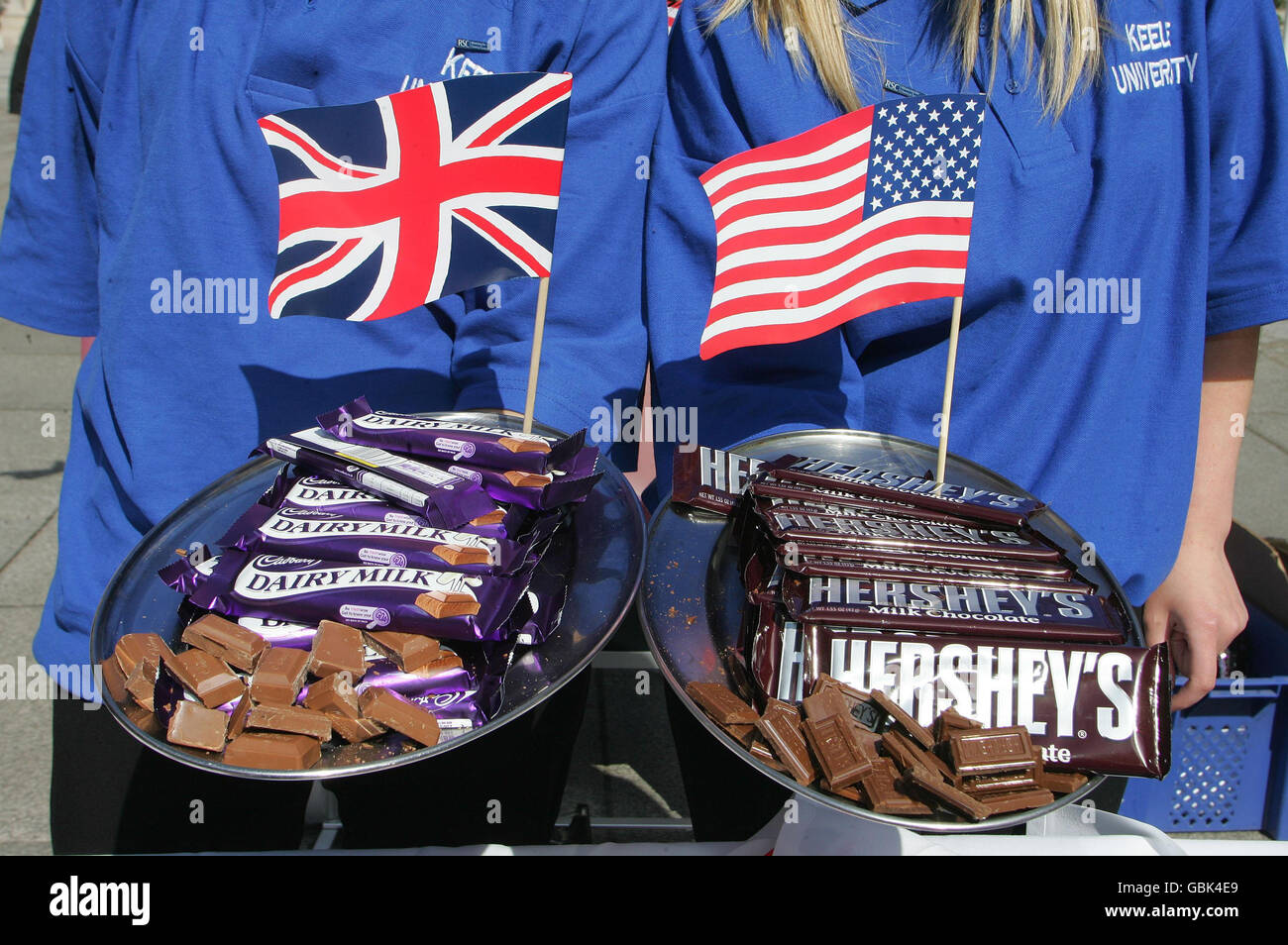 Cadburys laiterie lait barre de chocolat au lait Banque de ...